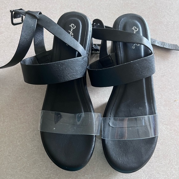Qupid | Shoes | Qupid Black Sandals Like New Clear Strap Over Toe ...